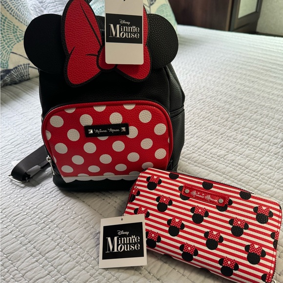 Aldis | Bags | Aldis Minnie Mouse Backpack And Wristlet Bundle Nwt ...